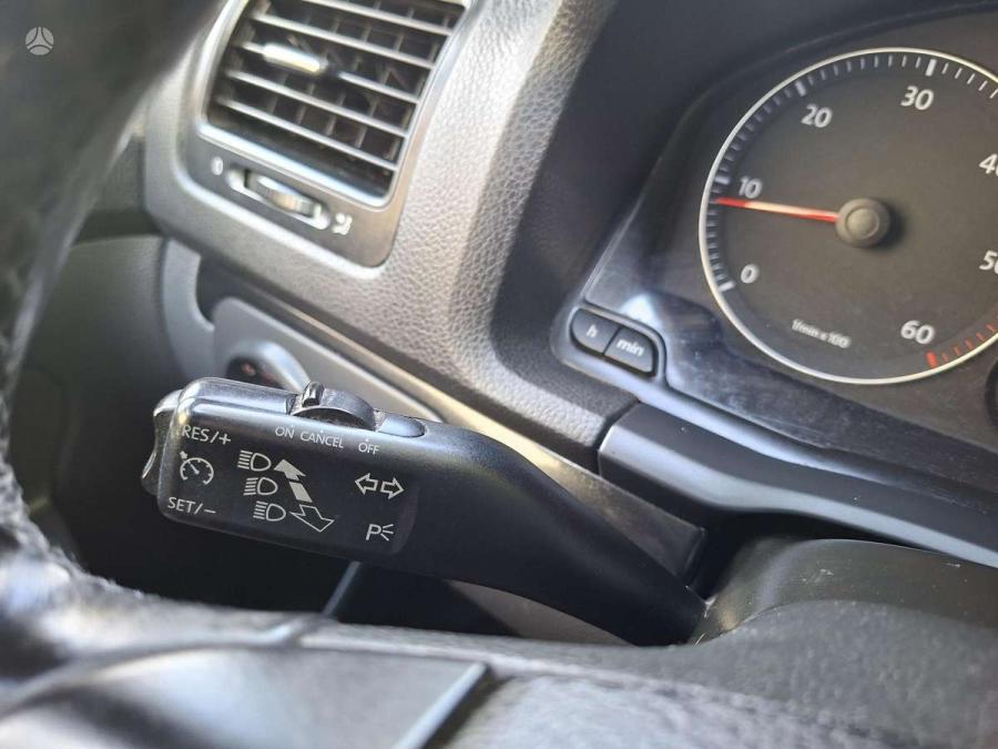 Grey Volkswagen Golf 2007 in Kaunas, with an engine capacity of 1.90 L and mileage of 282 thousand km for 2550 €, photo 27 on AUTOMOTO.COM.LV