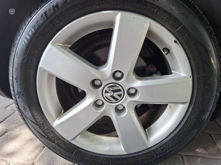 Grey Volkswagen Golf 2007 in Kaunas, with an engine capacity of 1.90 L and mileage of 282 thousand km for 2550 €, photo 31 on AUTOMOTO.COM.LV