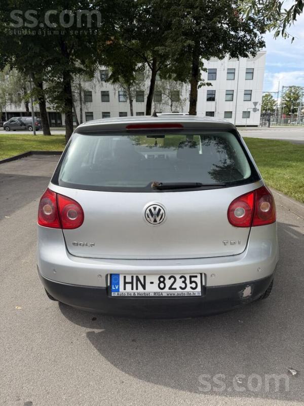 Grey Volkswagen Golf 2007 in Riga, with an engine capacity of 1.90 L and mileage of 339 thousand km for 1500 €, photo 5 on AUTOMOTO.COM.LV