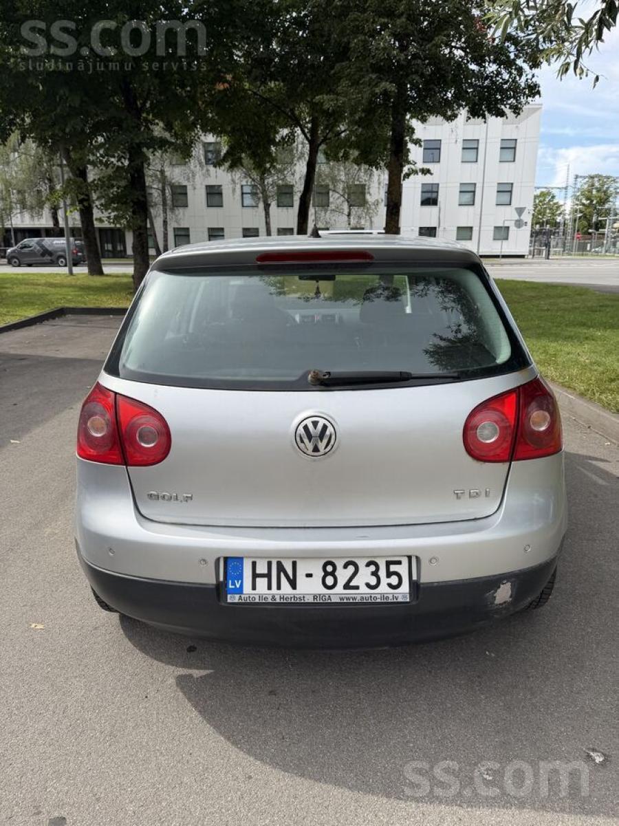 Grey Volkswagen Golf 2007 in Riga, with an engine capacity of 1.90 L and mileage of 339 thousand km for 1500 €, photo 6 on AUTOMOTO.COM.LV