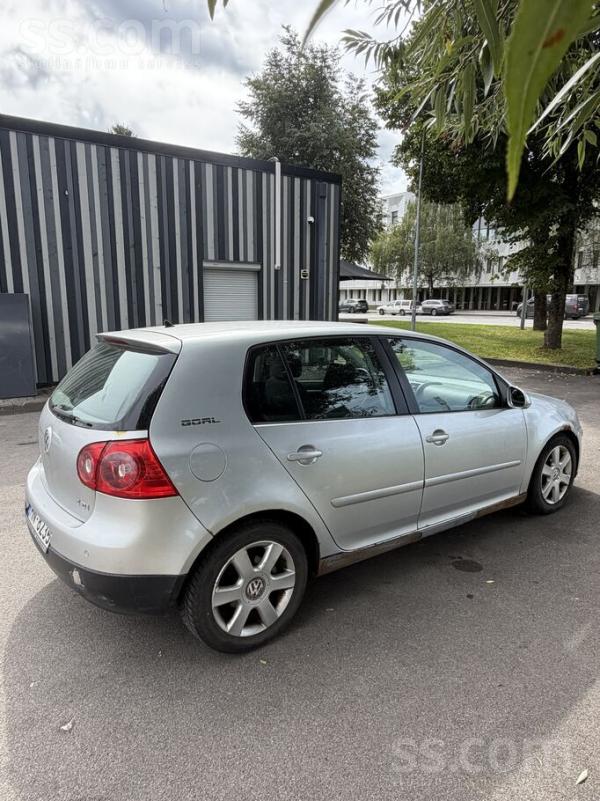 Grey Volkswagen Golf 2007 in Riga, with an engine capacity of 1.90 L and mileage of 339 thousand km for 1500 €, photo 6 on AUTOMOTO.COM.LV