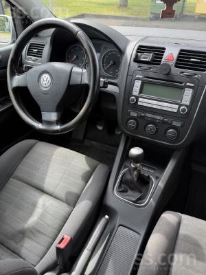 Grey Volkswagen Golf 2007 in Riga, with an engine capacity of 1.90 L and mileage of 339 thousand km for 1500 €, photo 8 on AUTOMOTO.COM.LV