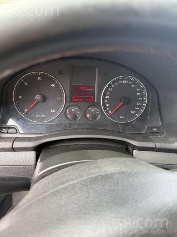 Grey Volkswagen Golf 2007 in Riga, with an engine capacity of 1.90 L and mileage of 339 thousand km for 1500 €, photo 9 on AUTOMOTO.COM.LV