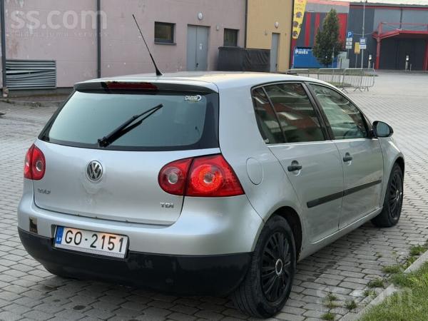 Grey Volkswagen Golf 2007 in Tukums, with an engine capacity of 1.90 L and mileage of 376 thousand km for 950 €, photo 4 on AUTOMOTO.COM.LV