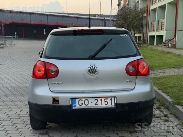 Grey Volkswagen Golf 2007 in Tukums, with an engine capacity of 1.90 L and mileage of 376 thousand km for 950 €, photo 6 on AUTOMOTO.COM.LV
