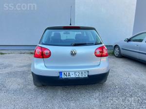 Pelēks Volkswagen Golf 2007 Rīga, ar dzinēja tilpumu 1.40 L un nobraukumu 125 tūkst. km par 3499 €, foto 3 vietnē AUTOMOTO.COM.LV