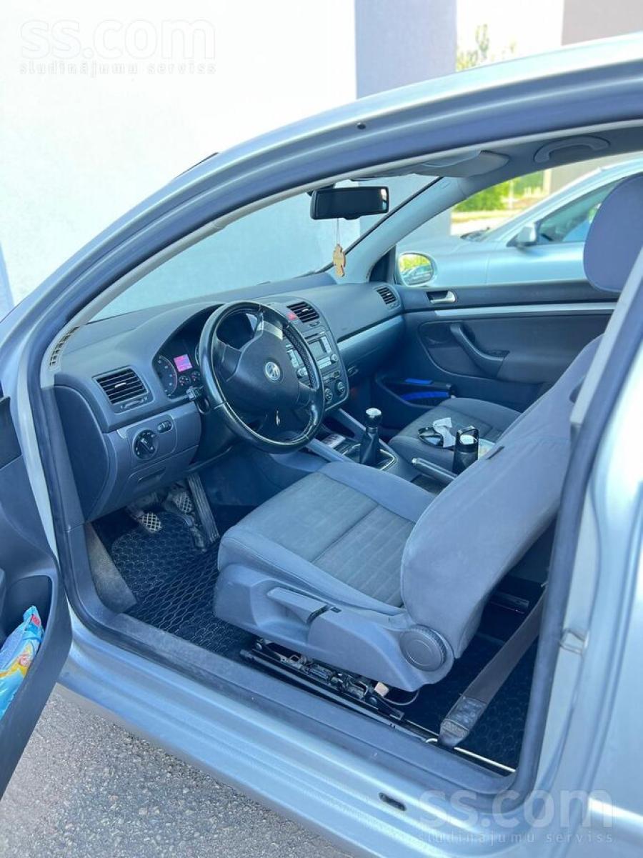 Pelēks Volkswagen Golf 2007 Rīga, ar dzinēja tilpumu 1.40 L un nobraukumu 125 tūkst. km par 3499 €, foto 9 vietnē AUTOMOTO.COM.LV