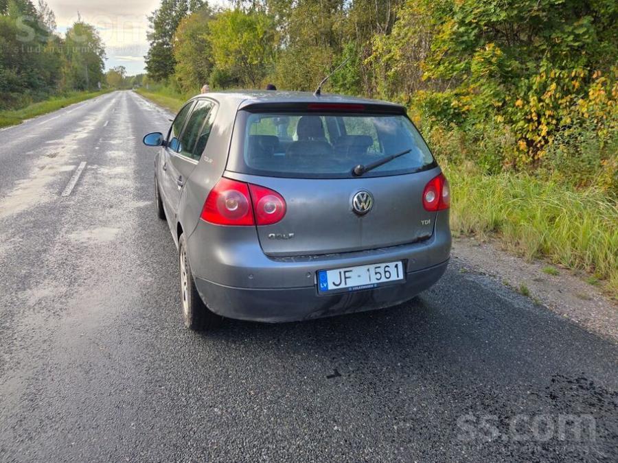 Pelēks Volkswagen Golf 2007 Rīga, ar dzinēja tilpumu 1.90 L un nobraukumu 548 tūkst. km par 950 €, foto 5 vietnē AUTOMOTO.COM.LV