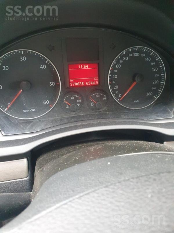 Pelēks Volkswagen Golf 2007 Limbaži, ar dzinēja tilpumu 1.90 L un nobraukumu 371 tūkst. km par 1490 €, foto 4 vietnē AUTOMOTO.COM.LV