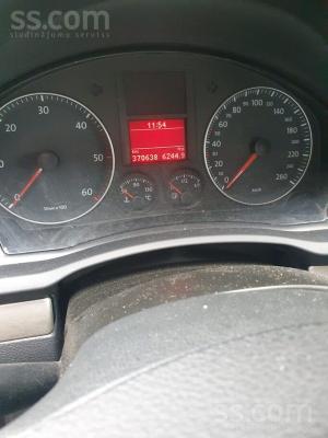 Pelēks Volkswagen Golf 2007 Limbaži, ar dzinēja tilpumu 1.90 L un nobraukumu 371 tūkst. km par 1490 €, foto 4 vietnē AUTOMOTO.COM.LV