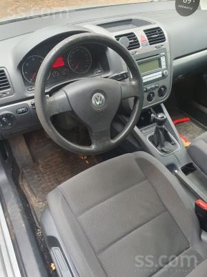Pelēks Volkswagen Golf 2007 Limbaži, ar dzinēja tilpumu 1.90 L un nobraukumu 371 tūkst. km par 1490 €, foto 5 vietnē AUTOMOTO.COM.LV