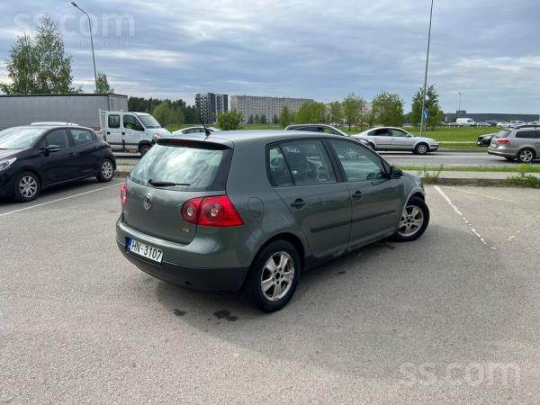 Pelēks Volkswagen Golf 2008 Rīga, ar dzinēja tilpumu 1.40 L un nobraukumu 296 tūkst. km par 2100 €, foto 2 vietnē AUTOMOTO.COM.LV