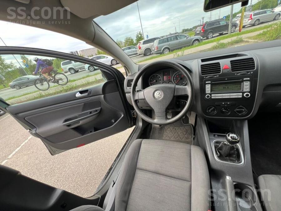 Pelēks Volkswagen Golf 2008 Rīga, ar dzinēja tilpumu 1.40 L un nobraukumu 296 tūkst. km par 2100 €, foto 3 vietnē AUTOMOTO.COM.LV
