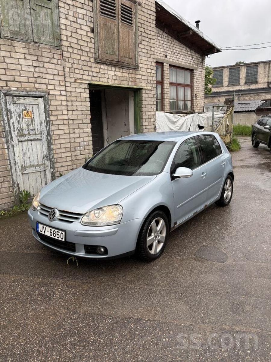 Pelēks Volkswagen Golf 2008 Rīga, ar dzinēja tilpumu 1.90 L un nobraukumu 260 tūkst. km par 1100 €, foto 1 vietnē AUTOMOTO.COM.LV