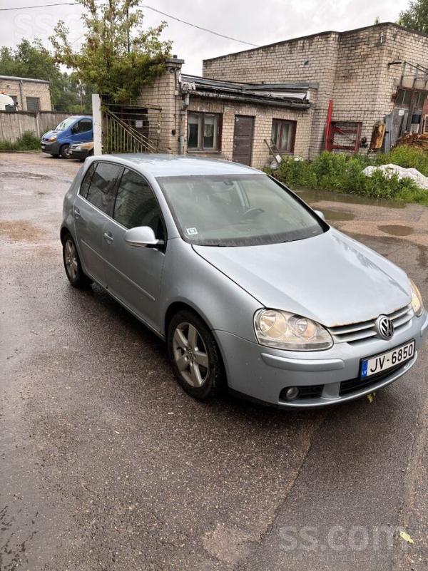 Pelēks Volkswagen Golf 2008 Rīga, ar dzinēja tilpumu 1.90 L un nobraukumu 260 tūkst. km par 1100 €, foto 2 vietnē AUTOMOTO.COM.LV