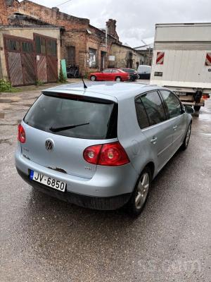 Pelēks Volkswagen Golf 2008 Rīga, ar dzinēja tilpumu 1.90 L un nobraukumu 260 tūkst. km par 1100 €, foto 3 vietnē AUTOMOTO.COM.LV