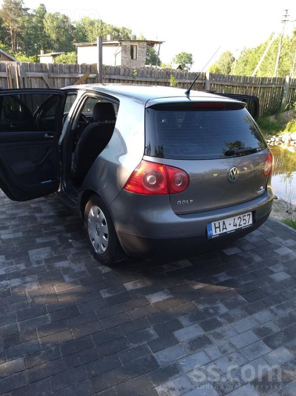 Pelēks Volkswagen Golf 2008 Rīga, ar dzinēja tilpumu 1.40 L un nobraukumu 481 tūkst. km par 1150 €, foto 5 vietnē AUTOMOTO.COM.LV