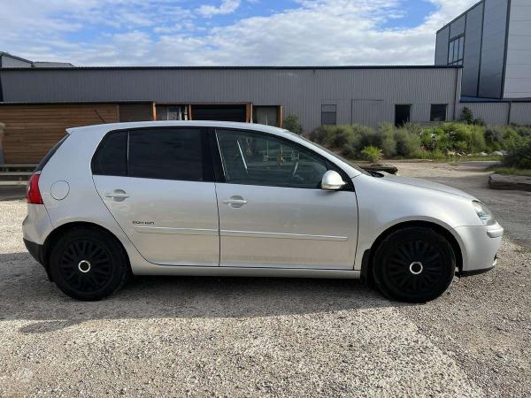 Pelēks Volkswagen Golf 2008 Klaipėda, ar dzinēja tilpumu 1.39 L un nobraukumu 248 tūkst. km par 1700 €, foto 3 vietnē AUTOMOTO.COM.LV