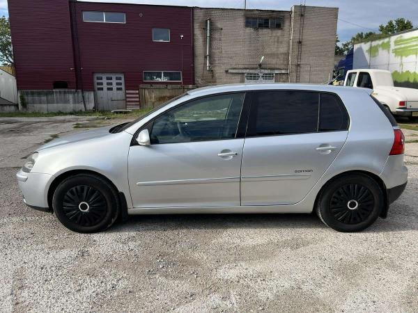 Pelēks Volkswagen Golf 2008 Klaipėda, ar dzinēja tilpumu 1.39 L un nobraukumu 248 tūkst. km par 1700 €, foto 4 vietnē AUTOMOTO.COM.LV