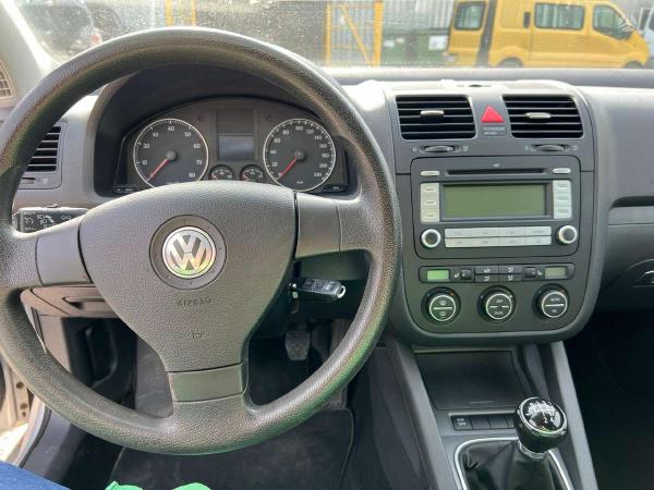Pelēks Volkswagen Golf 2008 Klaipėda, ar dzinēja tilpumu 1.39 L un nobraukumu 248 tūkst. km par 1700 €, foto 6 vietnē AUTOMOTO.COM.LV