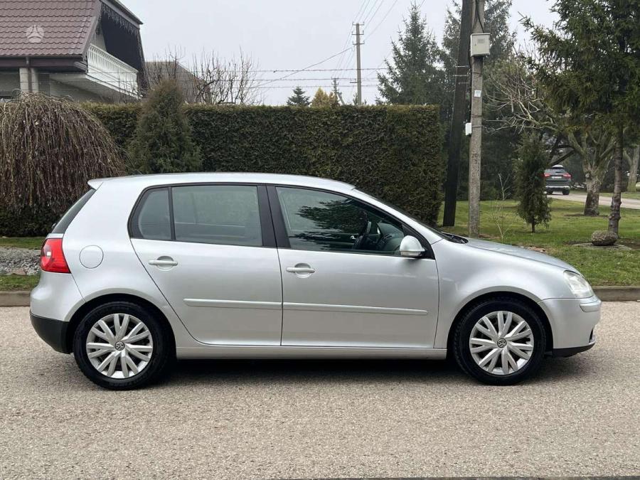Pelēks Volkswagen Golf 2008 Kėdainiai, ar dzinēja tilpumu 1.90 L un nobraukumu 248 tūkst. km par 2999 €, foto 6 vietnē AUTOMOTO.COM.LV