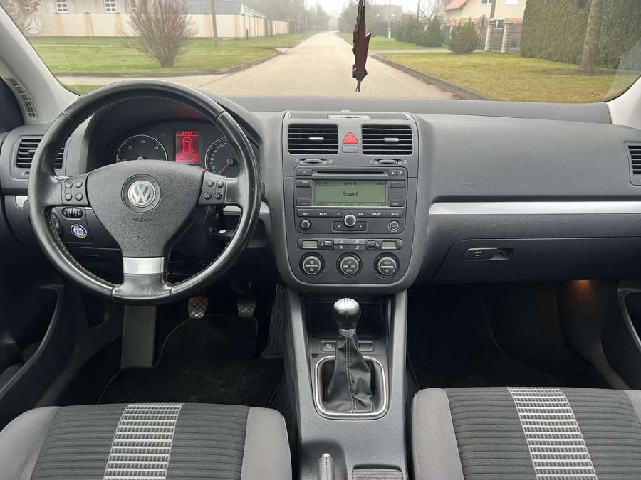 Pelēks Volkswagen Golf 2008 Kėdainiai, ar dzinēja tilpumu 1.90 L un nobraukumu 248 tūkst. km par 2999 €, foto 13 vietnē AUTOMOTO.COM.LV