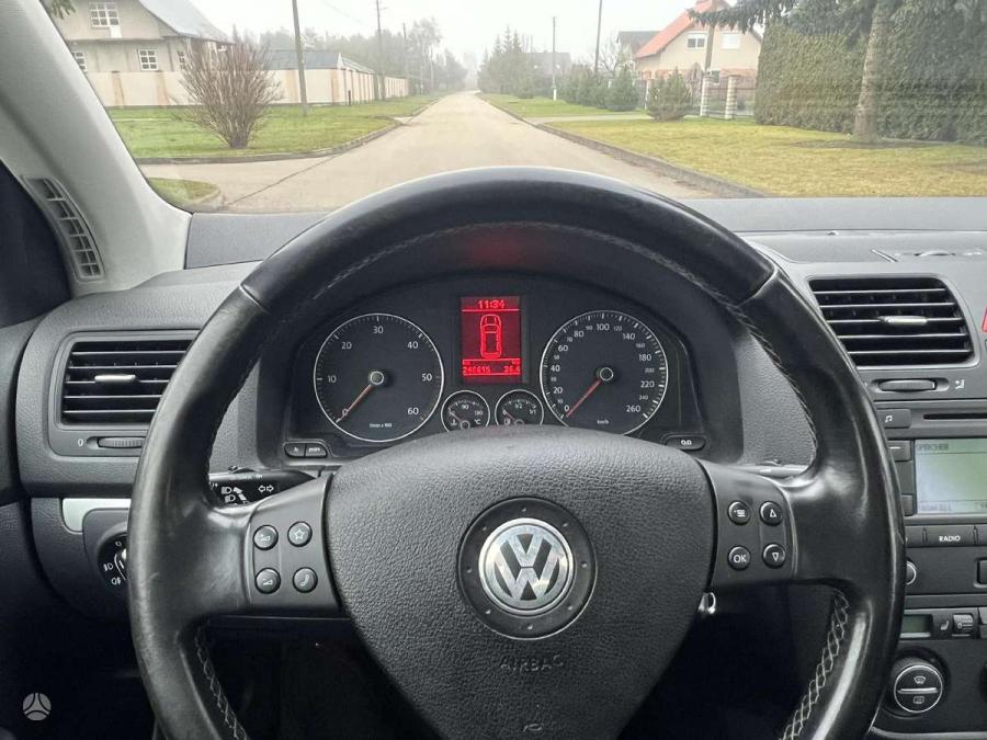 Pelēks Volkswagen Golf 2008 Kėdainiai, ar dzinēja tilpumu 1.90 L un nobraukumu 248 tūkst. km par 2999 €, foto 19 vietnē AUTOMOTO.COM.LV