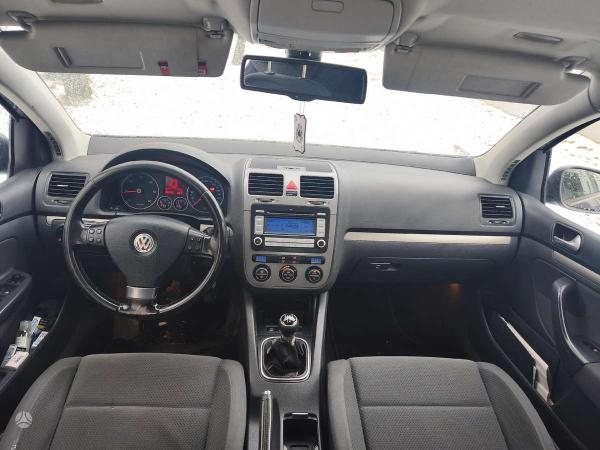 Grey Volkswagen Golf 2008 in Vilnius, with an engine capacity of 1.90 L and mileage of 285 thousand km for 1490 €, photo 8 on AUTOMOTO.COM.LV