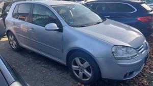 Pelēks Volkswagen Golf 2008 Panevēža, ar dzinēja tilpumu 1.60 L un nobraukumu 195 tūkst. km par 2200 €, foto 2 vietnē AUTOMOTO.COM.LV