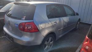 Pelēks Volkswagen Golf 2008 Panevēža, ar dzinēja tilpumu 1.60 L un nobraukumu 195 tūkst. km par 2200 €, foto 3 vietnē AUTOMOTO.COM.LV