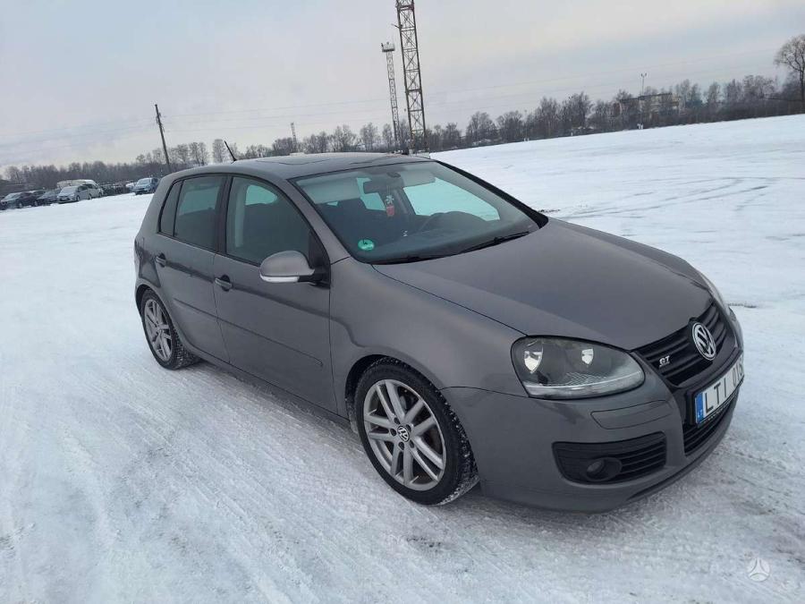 Grey Volkswagen Golf 2008 in Marijampole, with an engine capacity of 2.00 L and mileage of 327 thousand km for 3499 €, photo 1 on AUTOMOTO.COM.LV