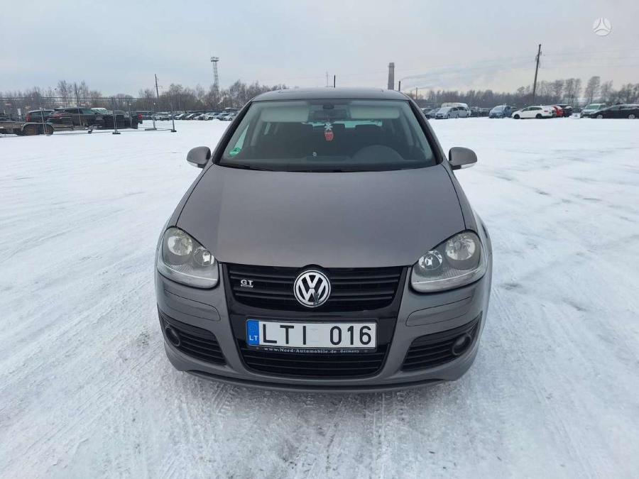 Grey Volkswagen Golf 2008 in Marijampole, with an engine capacity of 2.00 L and mileage of 327 thousand km for 3499 €, photo 2 on AUTOMOTO.COM.LV