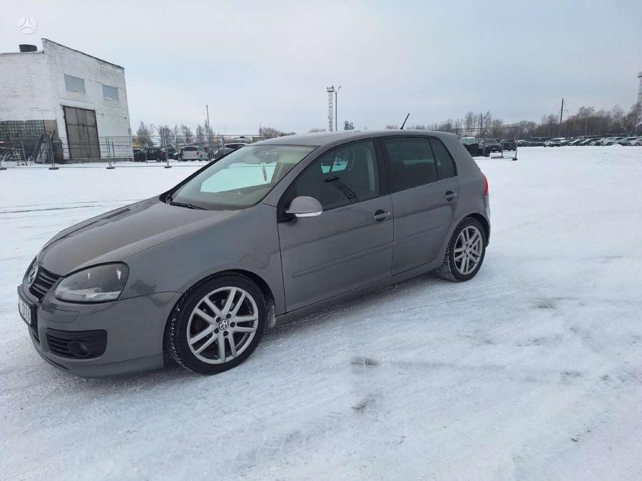 Grey Volkswagen Golf 2008 in Marijampole, with an engine capacity of 2.00 L and mileage of 327 thousand km for 3499 €, photo 3 on AUTOMOTO.COM.LV