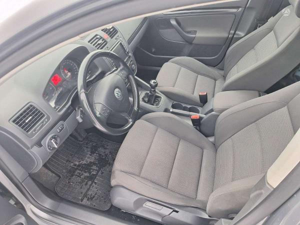 Pelēks Volkswagen Golf 2008 Marijampole, ar dzinēja tilpumu 2.00 L un nobraukumu 327 tūkst. km par 3499 €, foto 8 vietnē AUTOMOTO.COM.LV