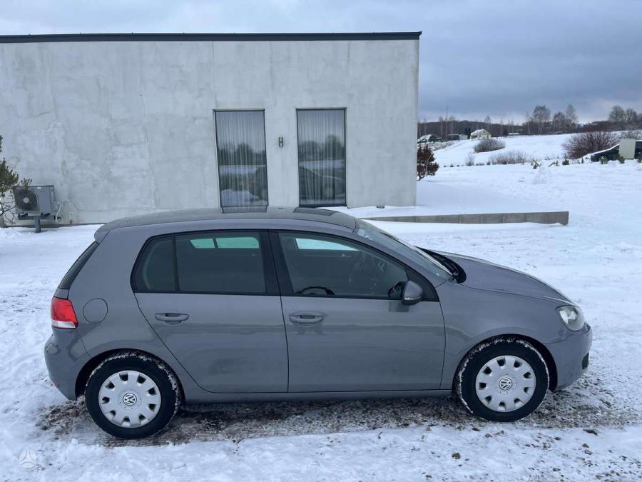 Grey Volkswagen Golf 2008 in Alytus, with an engine capacity of 1.60 L and mileage of 105 thousand km for 3999 €, photo 15 on AUTOMOTO.COM.LV