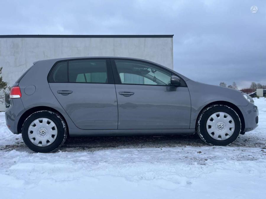 Grey Volkswagen Golf 2008 in Alytus, with an engine capacity of 1.60 L and mileage of 105 thousand km for 3999 €, photo 16 on AUTOMOTO.COM.LV