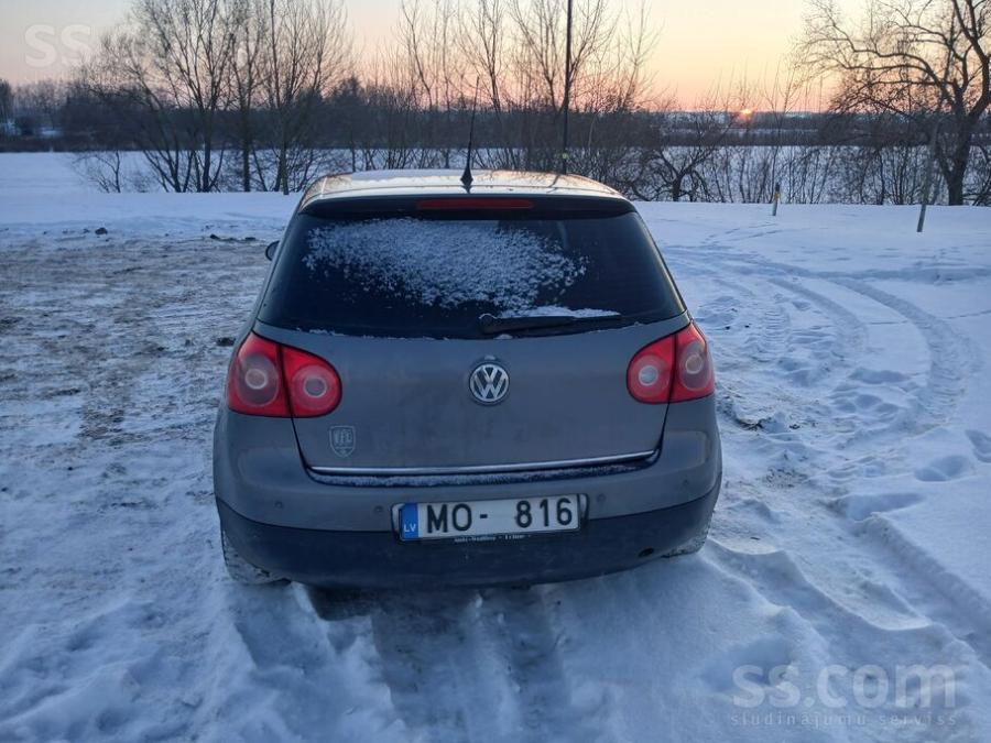 Pelēks Volkswagen Golf 2008 Daugavpils, ar dzinēja tilpumu 1.40 L un nobraukumu 244 tūkst. km par 2800 €, foto 3 vietnē AUTOMOTO.COM.LV