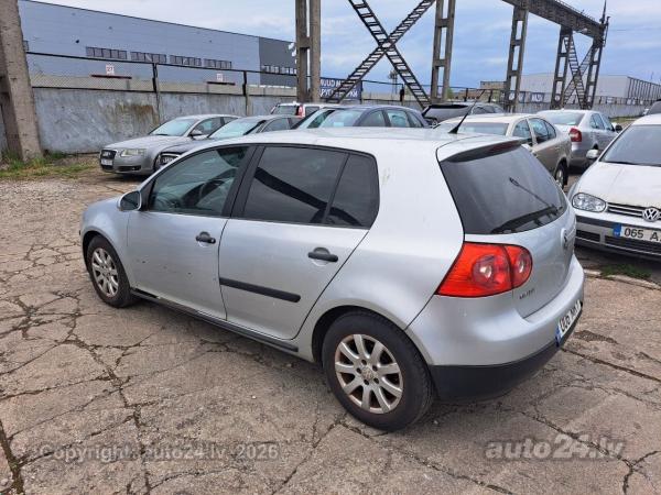 Grey Volkswagen Golf 2008 in Tallinn, with an engine capacity of 1.60 L and mileage of 215 thousand km for 699 €, photo 4 on AUTOMOTO.COM.LV
