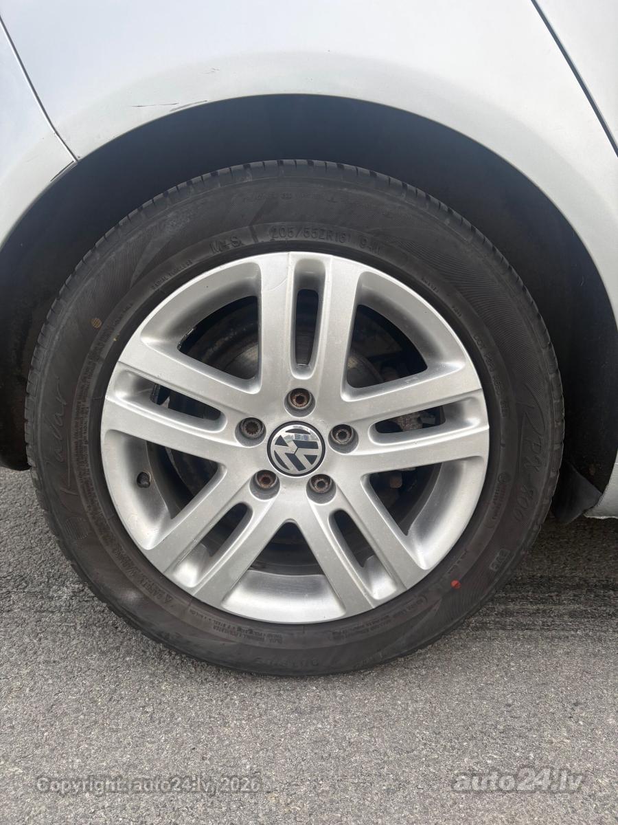 Grey Volkswagen Golf 2008 in Tallinn, with an engine capacity of 1.90 L and mileage of 240 thousand km for 3000 €, photo 5 on AUTOMOTO.COM.LV