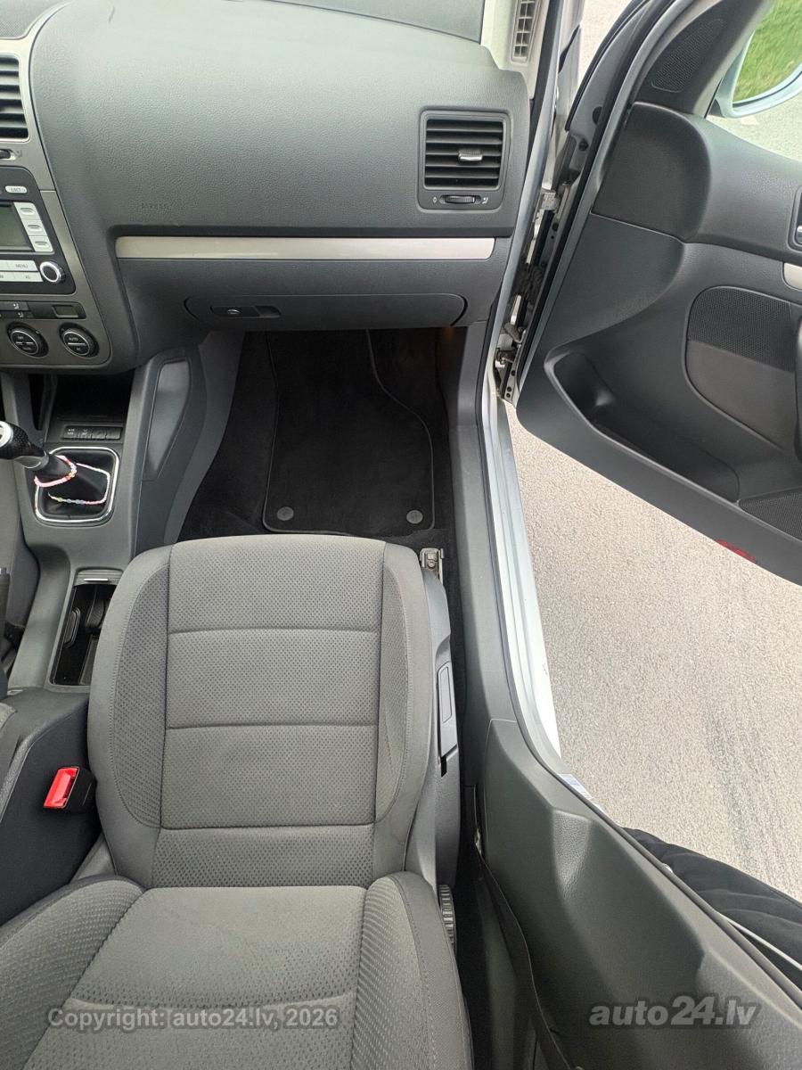 Grey Volkswagen Golf 2008 in Tallinn, with an engine capacity of 1.90 L and mileage of 240 thousand km for 3000 €, photo 6 on AUTOMOTO.COM.LV