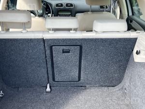 Pelēks Volkswagen Golf 2008 Rīga, ar dzinēja tilpumu 1.40 L un nobraukumu 143 tūkst. km par 5000 €, foto 20 vietnē AUTOMOTO.COM.LV