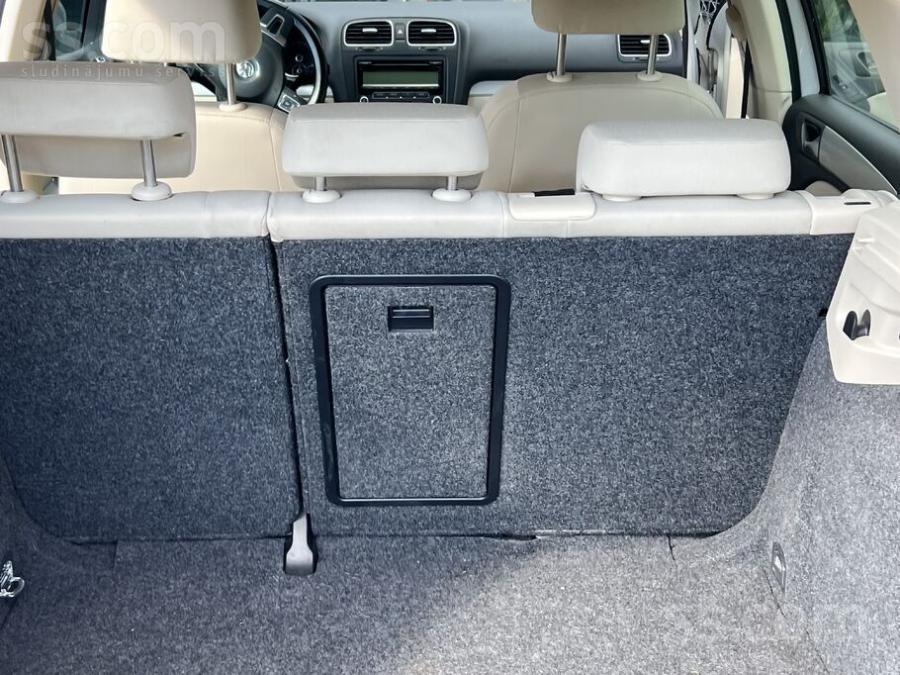 Pelēks Volkswagen Golf 2008 Rīga, ar dzinēja tilpumu 1.40 L un nobraukumu 143 tūkst. km par 5000 €, foto 20 vietnē AUTOMOTO.COM.LV