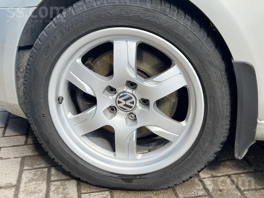 Pelēks Volkswagen Golf 2008 Rīga, ar dzinēja tilpumu 1.40 L un nobraukumu 143 tūkst. km par 5000 €, foto 24 vietnē AUTOMOTO.COM.LV