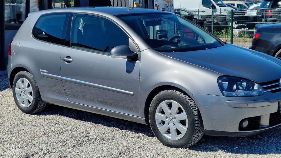 Pelēks Volkswagen Golf 2008 Kretinga, ar dzinēja tilpumu 1.40 L un nobraukumu 235 tūkst. km par 2399 €, foto 4 vietnē AUTOMOTO.COM.LV