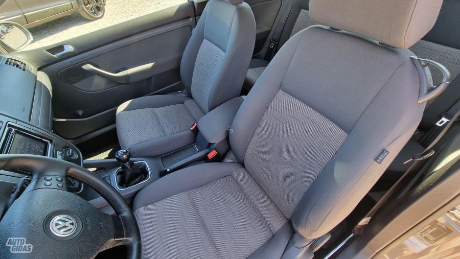 Pelēks Volkswagen Golf 2008 Kretinga, ar dzinēja tilpumu 1.40 L un nobraukumu 235 tūkst. km par 2399 €, foto 18 vietnē AUTOMOTO.COM.LV
