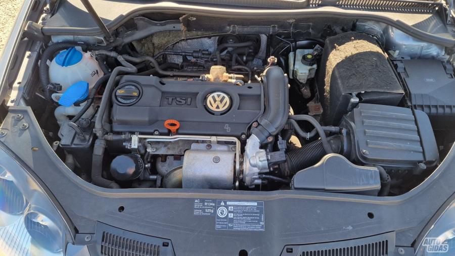 Pelēks Volkswagen Golf 2008 Kretinga, ar dzinēja tilpumu 1.40 L un nobraukumu 235 tūkst. km par 2399 €, foto 24 vietnē AUTOMOTO.COM.LV