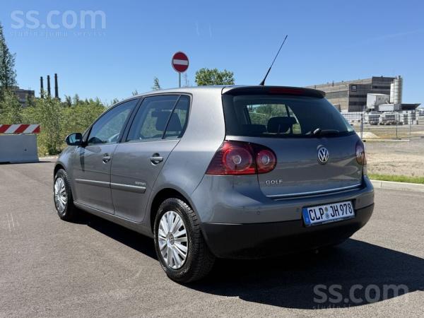 Grey Volkswagen Golf 2008 in Liepaja, with an engine capacity of 1.60 L and mileage of 204 thousand km for 4200 €, photo 4 on AUTOMOTO.COM.LV