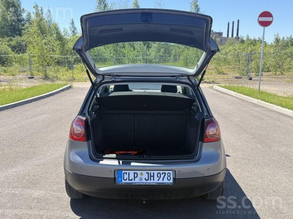 Grey Volkswagen Golf 2008 in Liepaja, with an engine capacity of 1.60 L and mileage of 204 thousand km for 4200 €, photo 9 on AUTOMOTO.COM.LV