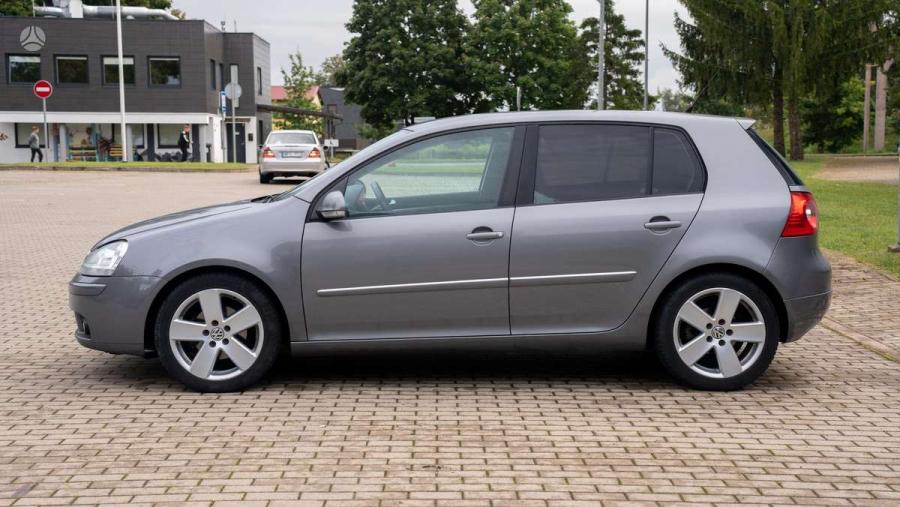 Grey Volkswagen Golf 2008 in Taurage, with an engine capacity of 1.90 L and mileage of 340 thousand km for 2499 €, photo 5 on AUTOMOTO.COM.LV