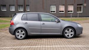 Grey Volkswagen Golf 2008 in Taurage, with an engine capacity of 1.90 L and mileage of 340 thousand km for 2499 €, photo 6 on AUTOMOTO.COM.LV